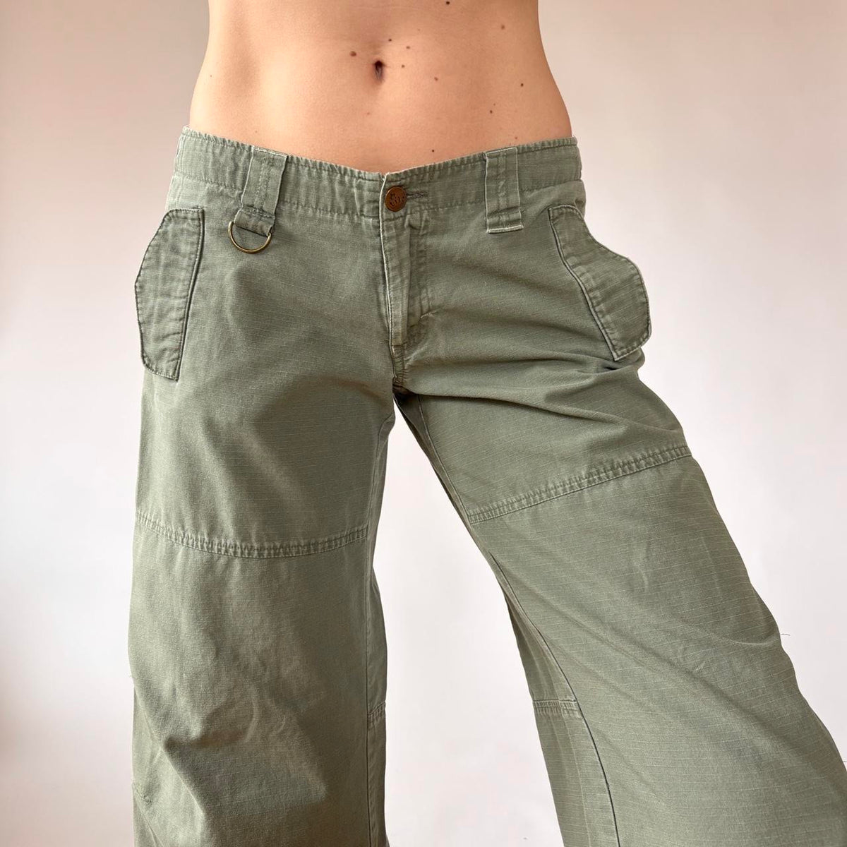 Y2K Low Rise Cargo Capris (XS/S) – Hazy Vintage