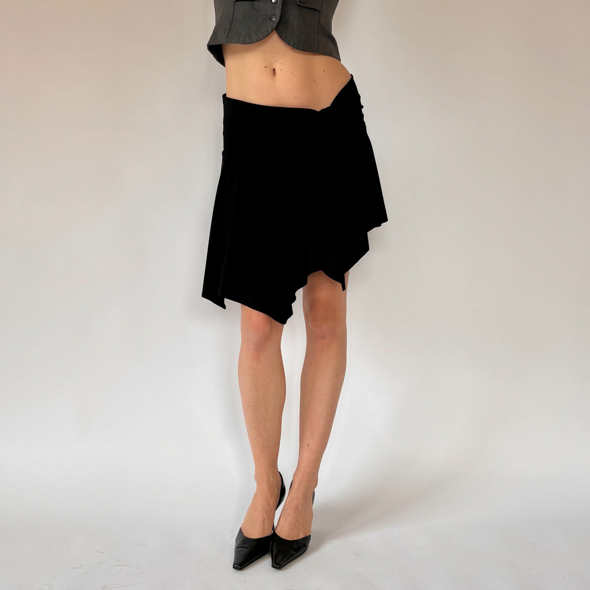 Y2K Noir Pixie Mini (M/L) – Hazy Vintage